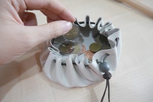 Making a pirate drawstring coin bag/pouch (free template)